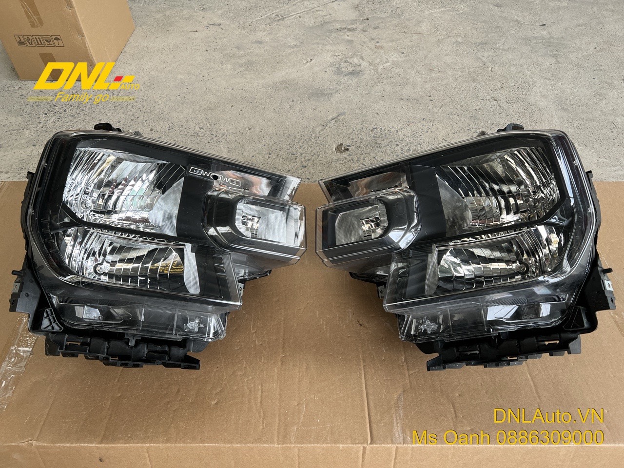 Thanh lý đèn pha Ford Ranger XLS 2023 hàng tháo xe giá rẻ